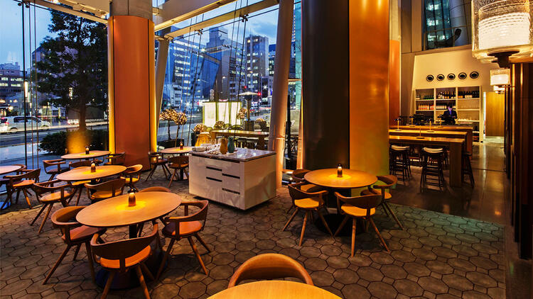 Andaz Tokyo BeBu・正社員・サービス・ホール（アメリカンフード レストラン）の求人情報 求人飲食店ドットコム